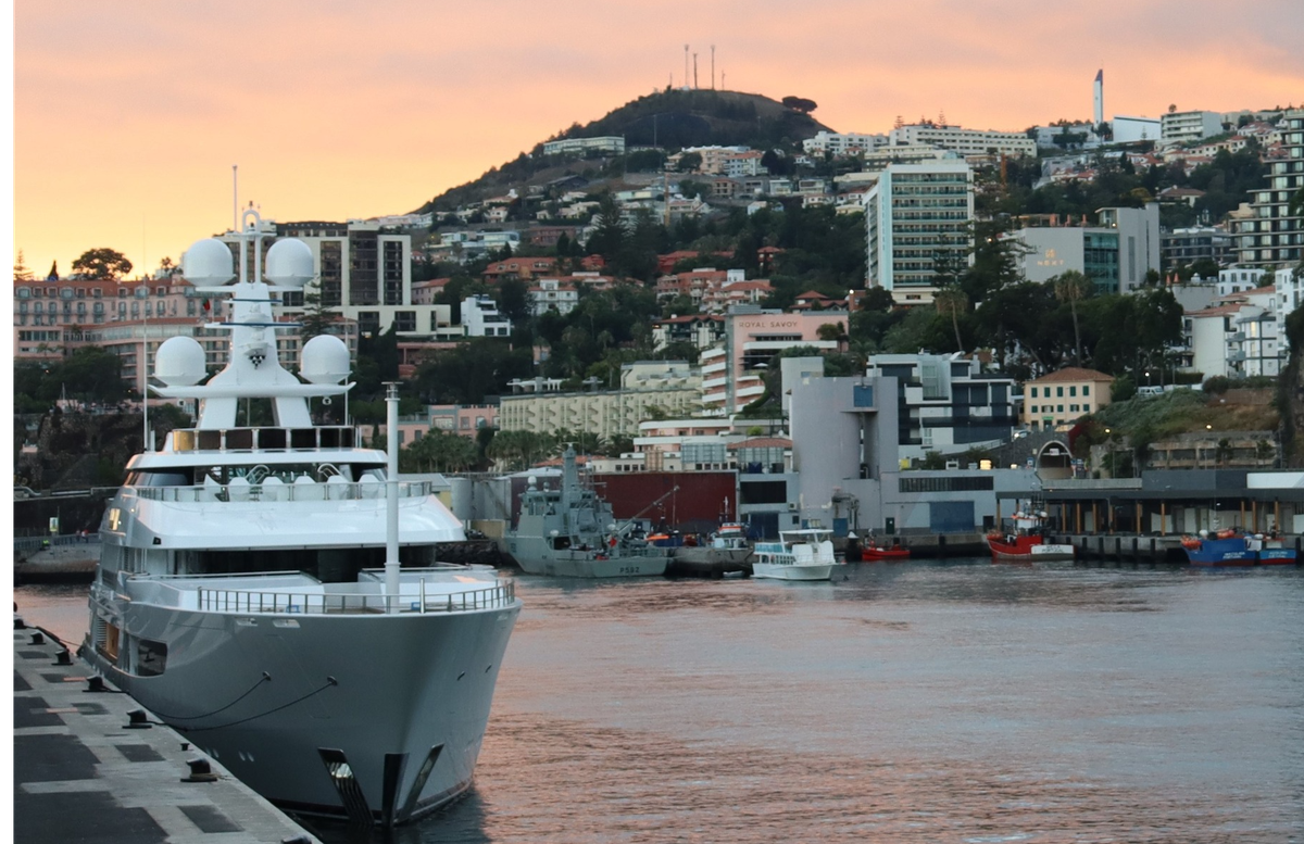 Superyacht 'Boardwalk' bids farewell to the port of Funchal today ...