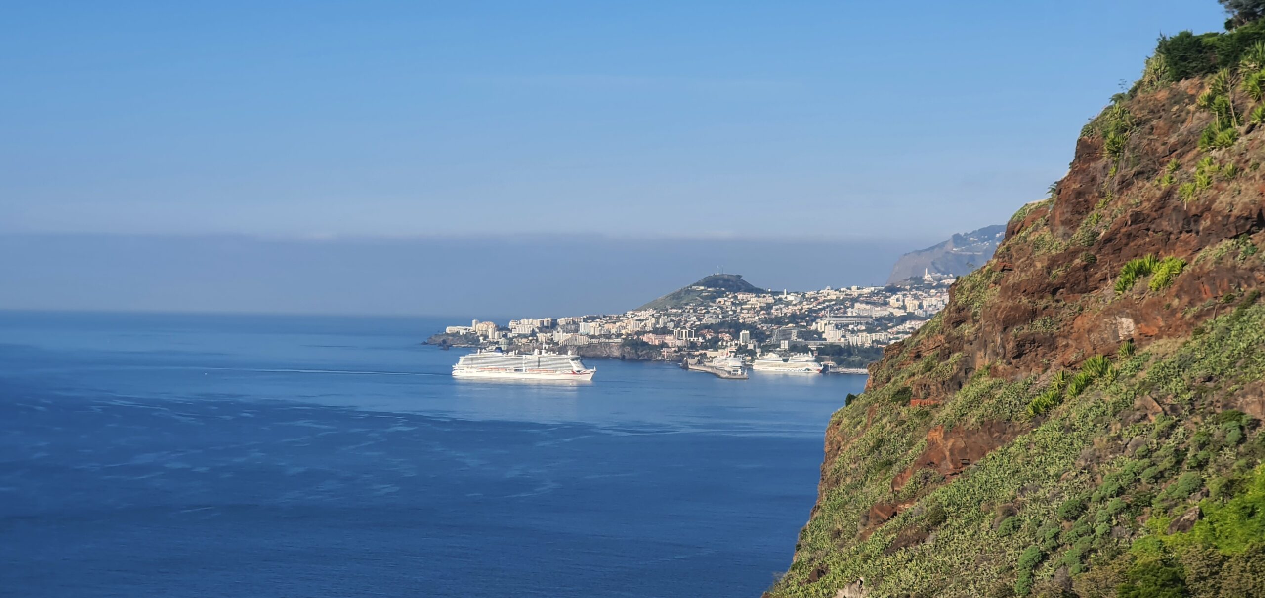 3ships filled the port of Funchal today. - Madeira Island News Blog