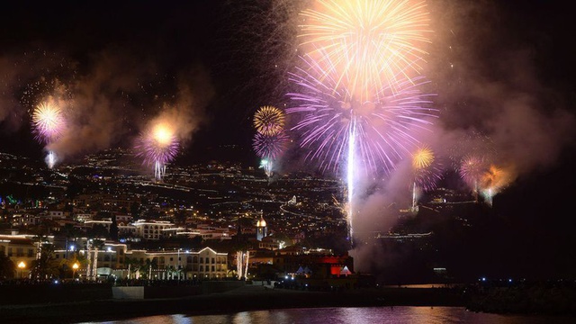 Fireworks with 59 Stations - Madeira Island News Blog