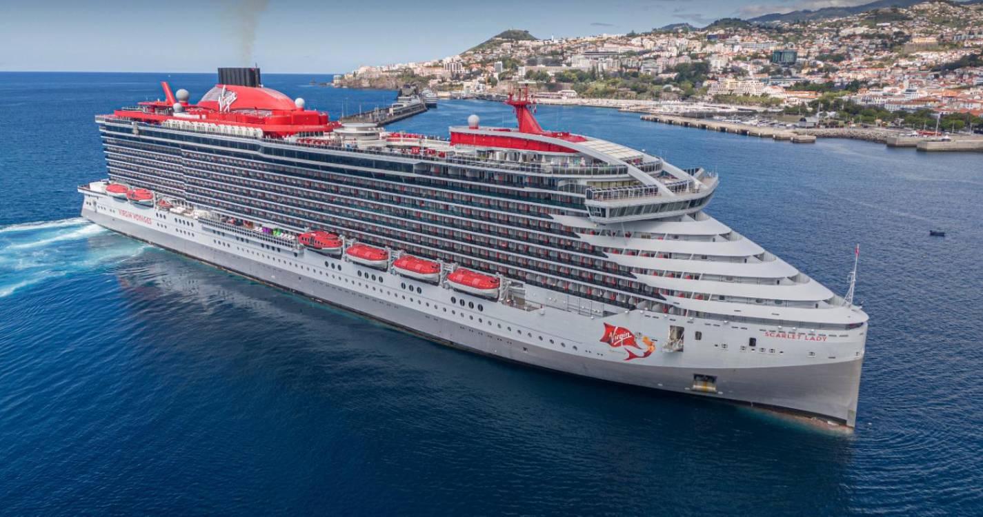 'Scarlet Lady' has already made its debut in Funchal's bay - Madeira ...
