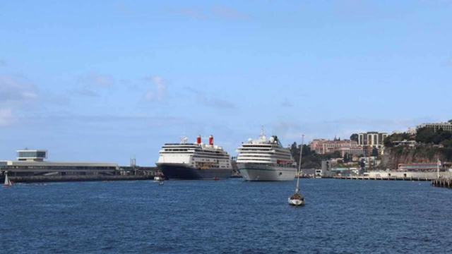 Amera stays overnight in Madeira with 570 passengers - Madeira Island ...
